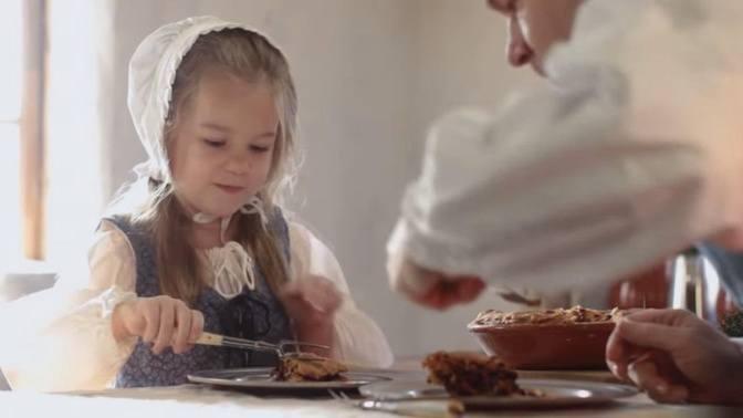 Christmas Mince Pie - 18th Century Cooking with Jas. Townsend and Son S3E5