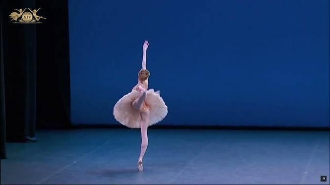 Anastasia Smirnova (Russia) - Gamzatti Variation _ XIV Moscow Ballet Competition, Senior Round ...